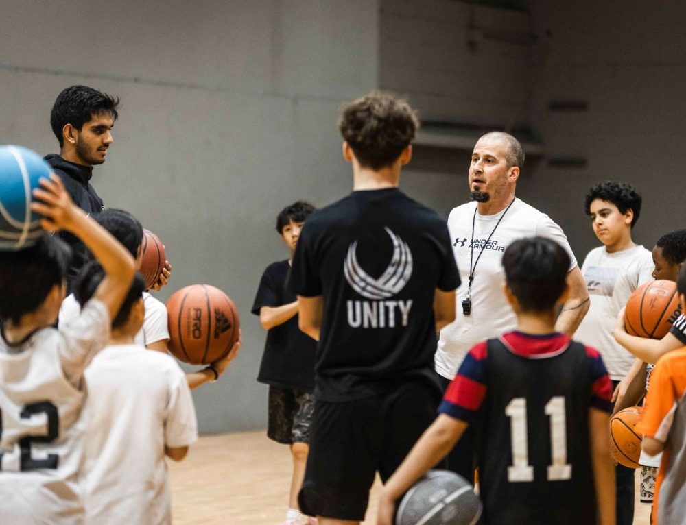 Developing Teamwork and Communication Skills in Youth Basketball ...